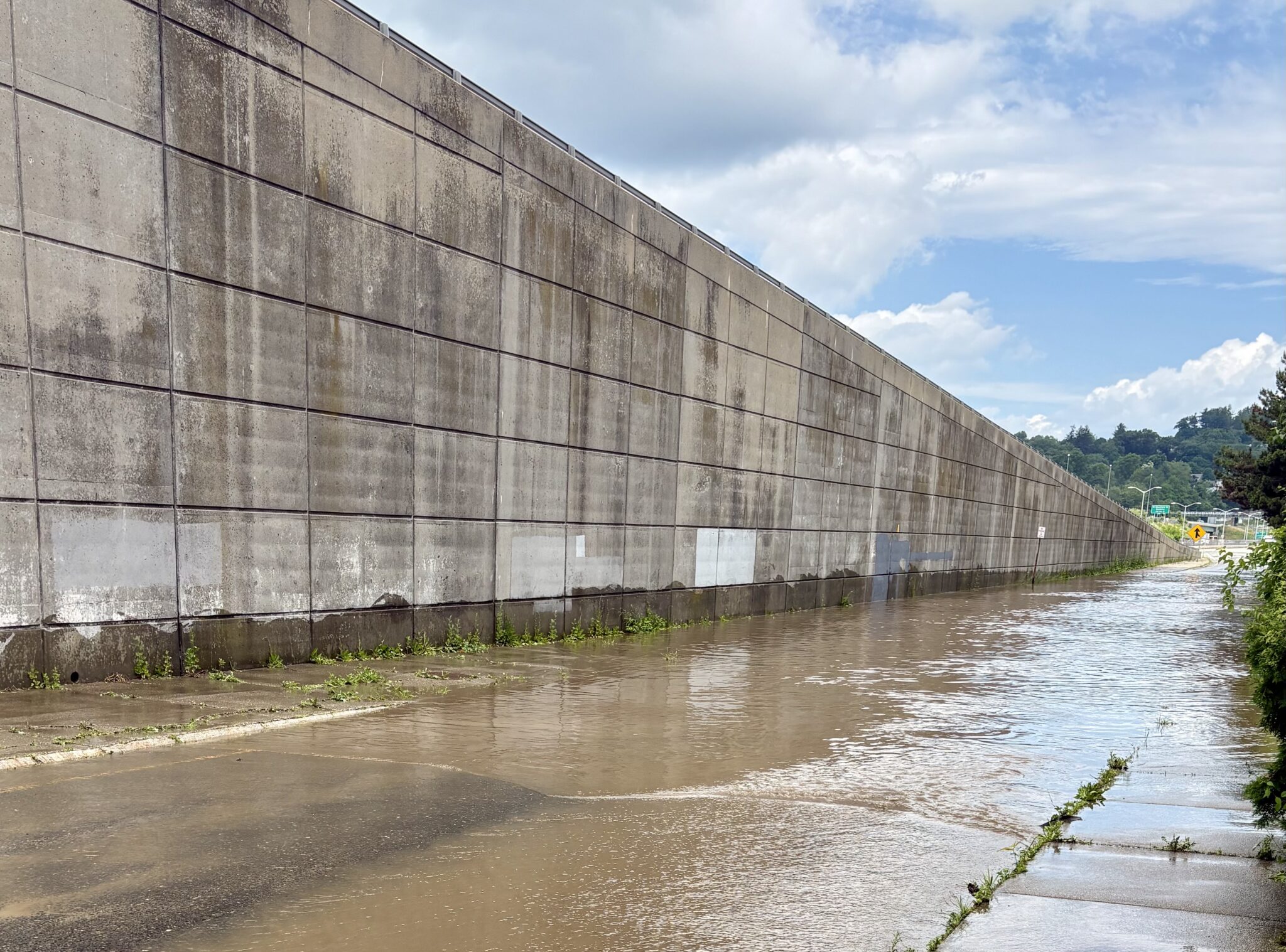 Water main break on Norton Drive causes low pressure, traffic detours ...