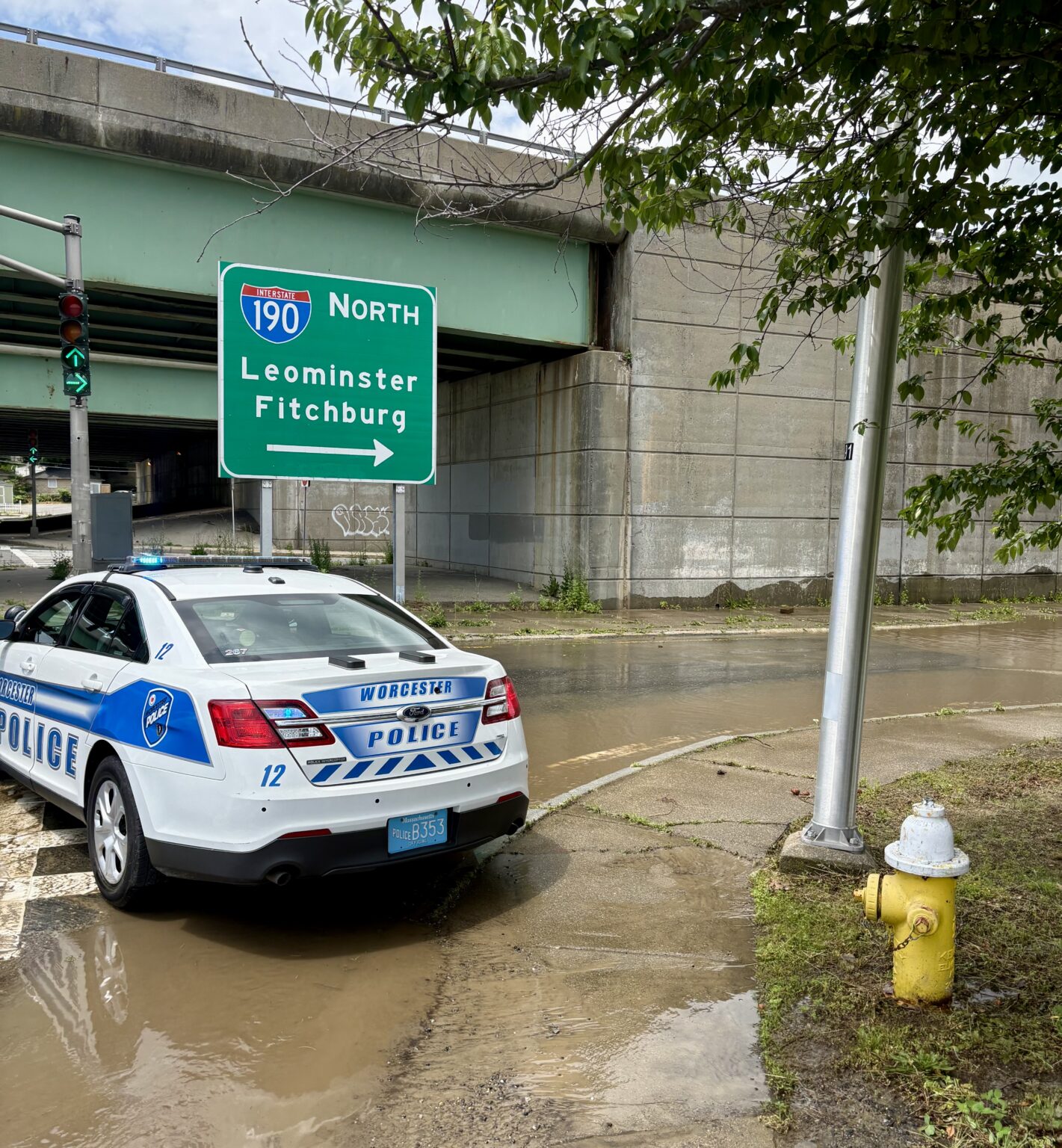 Water main break on Norton Drive causes low pressure, traffic detours ...
